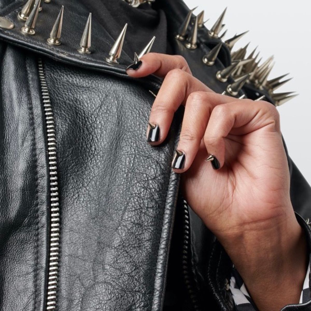 Black Nail Polish Trends | Blog - UN/DN LAQR